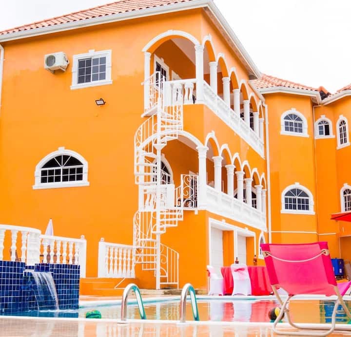 Budget Luxury Suite - Ocho Ríos