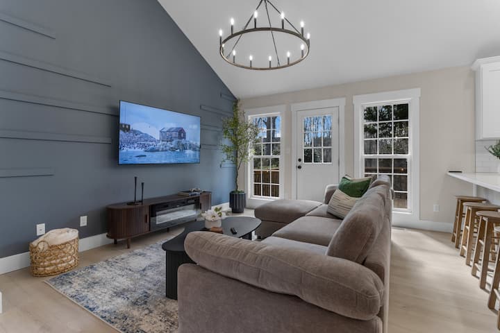 Sleep 9 | Boiling Springs Sc W/2 Kings, Pool Tabl - Lake Bowen, SC