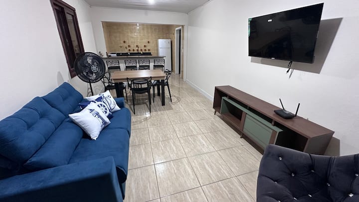 Casa Grande A 100m Da Praia | Ar+sinuca+jogos+pet - Tramandaí