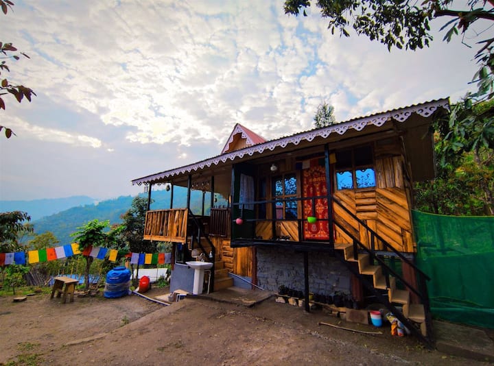 Boutique Wooden Cabin Farmstay In Darjeeling - Kalimpong