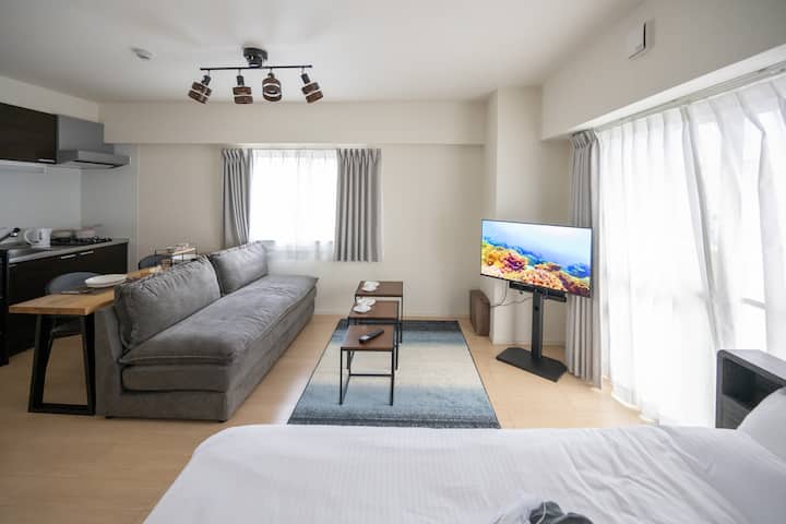 【30㎡/ワーク＆ステイ】広い食卓とキッチン｜洗濯機完備で暮らす旅｜高速wifi長期旅行可能 - 那覇市