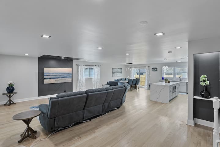 Angel: Spacious Modern Home! *New* - 紹姆堡