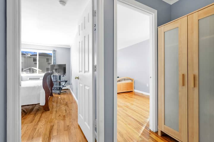 Comfortable House In Queens,
Near Nyc - New York City