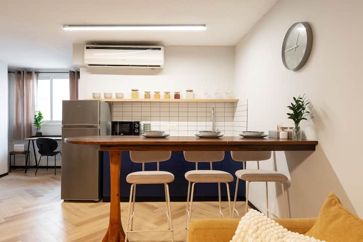 Private Two Bedroom Apartment. - Tel-Aviv