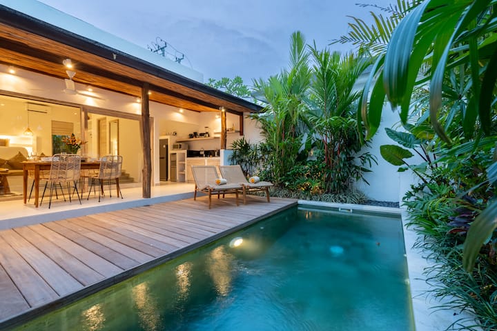 1 Bedrooms Private Oasis Near Luna Beach Club - Australia