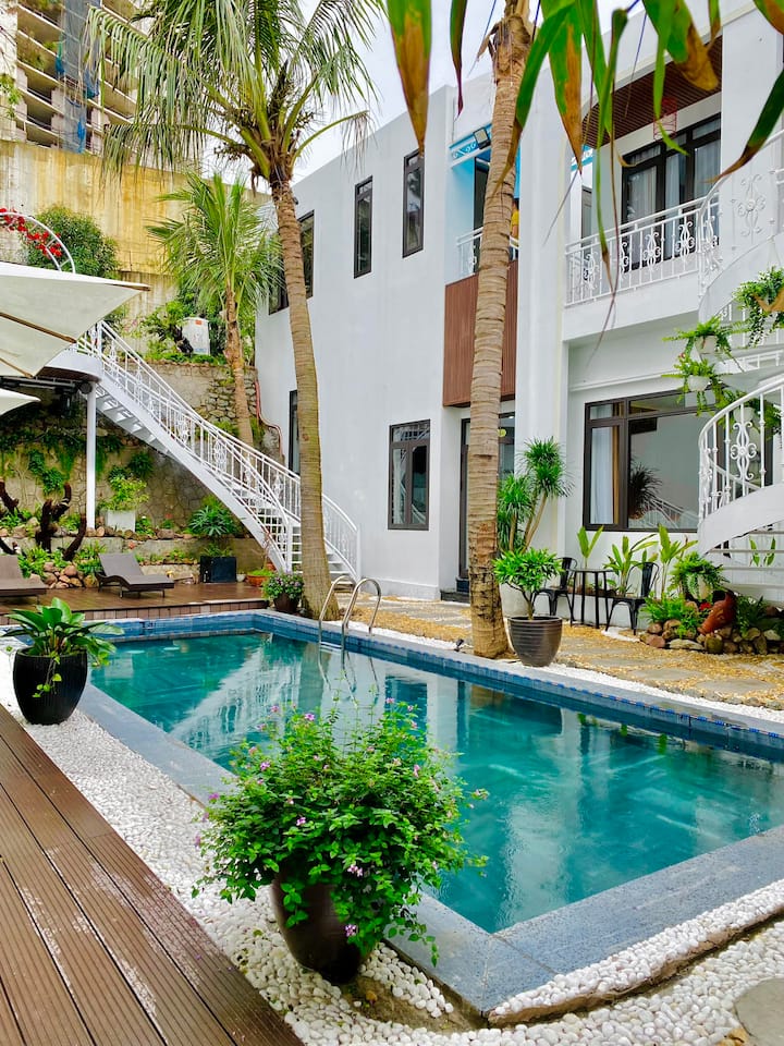 Villa Hạnh Phúc 13pn Trung Tâm Bãi Cháy, Hạ Long - China