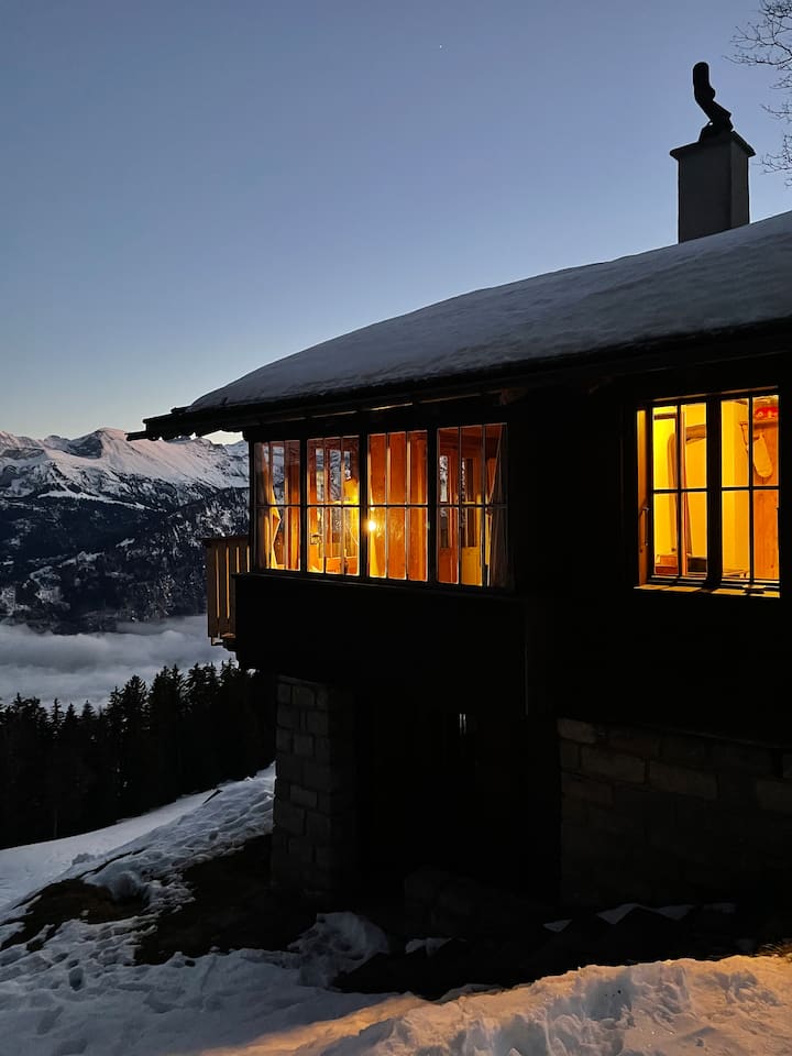 Chalet Berghaus
"Der Logenplatz Der Alpen" - Beatenberg