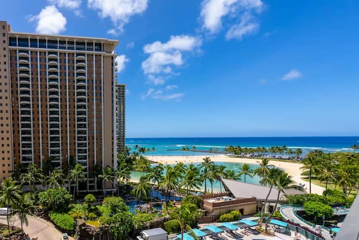 New Listing Waikiki Resort Ocean & Fireworks View - Honolulu, HI