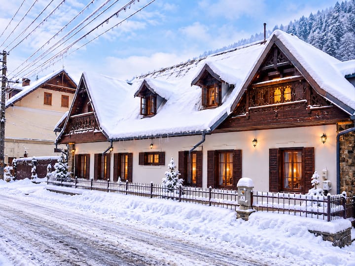 Conacul Fluturilor | 14 Oaspeți | Sinaia - Sinaia