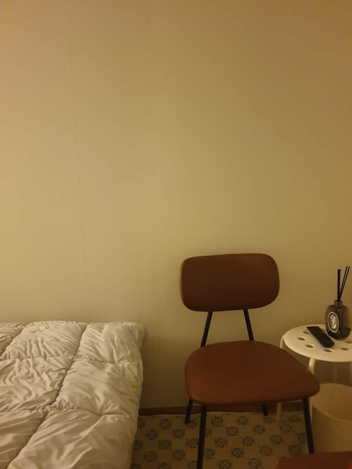 102#bts#좋은문화병원#1층숙소#김해공항#부산역#서면#범일동#침대2개#3인# - Busan