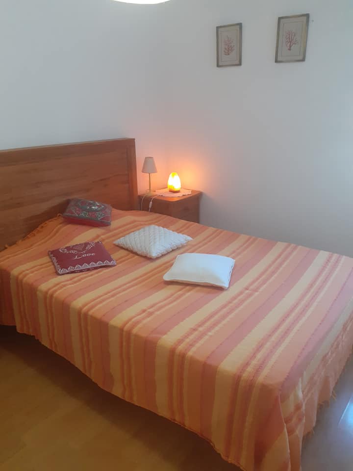 Ici C'est Le Calme Absolu Face à La Montagne - Annecy