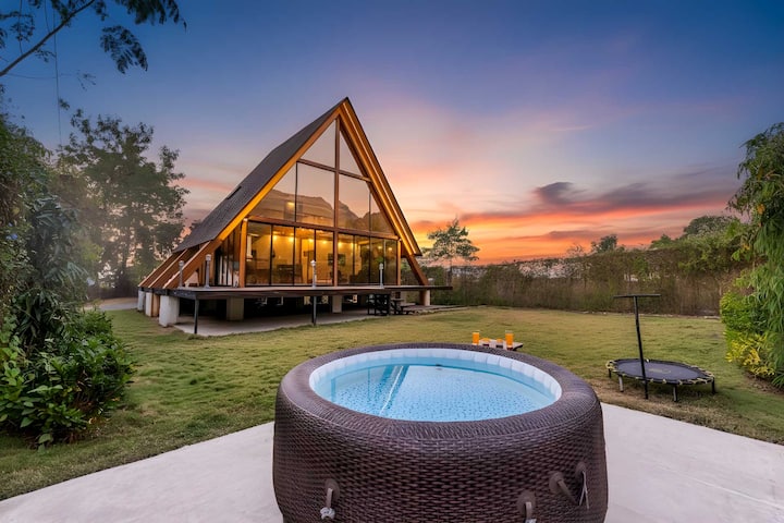 Stayvista At Clairmont Arc W/ Inflated Tub & Wifi - Karjat