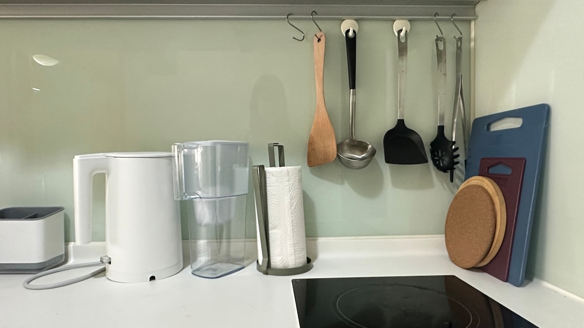 Dusk 『Taipei 101』 『MRT』 『GYM』 『Night Market』 『24hrs Supermarket and ...