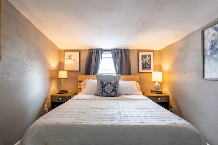 Historic 1br Retreat With Recliners | Fast Wi-fi - Houma, LA