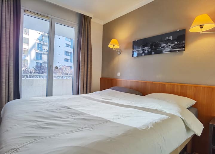 Bright Courbevoie Apt/elevator/easy Paris Access - Courbevoie