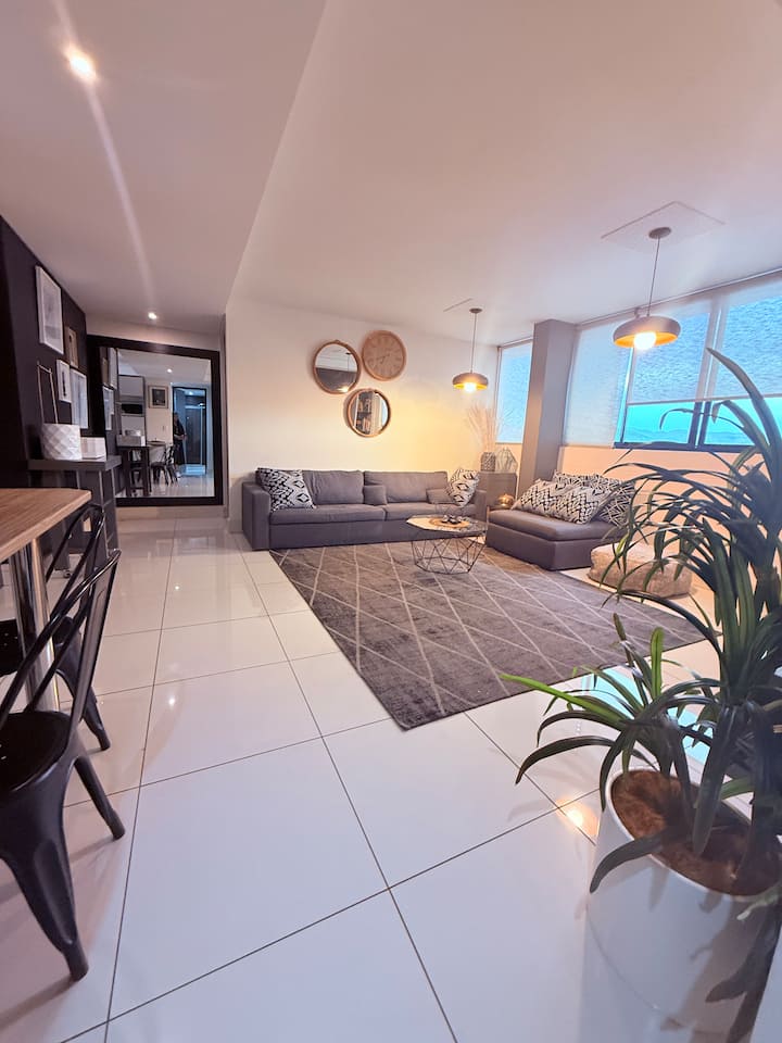 Three Bedrooms Apartment With Pool View - Windhoek