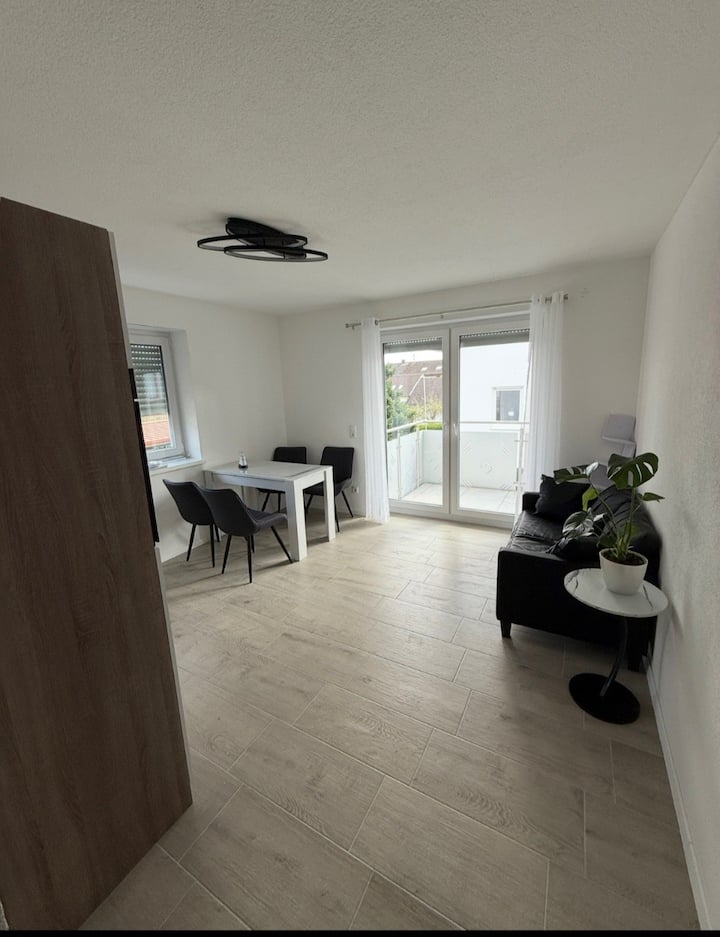 Geräumige 2,5 Zimmer-wohnung Mit Balkon | 4 Betten - Lahr/Schwarzwald