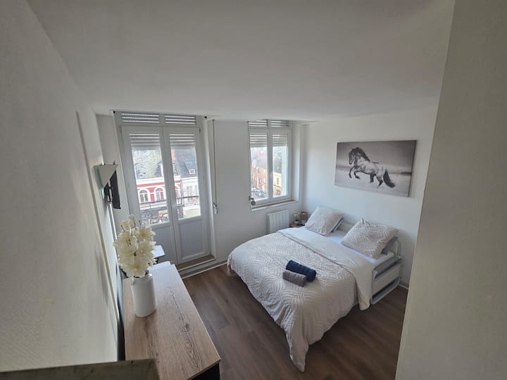 Jolie Petit Appartement En Hyper Centre. - Cambrai