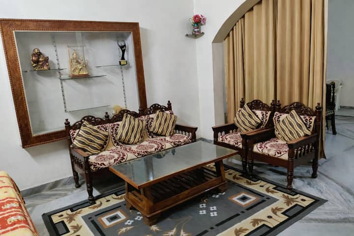 Budget Stay In Mathura - Mathura