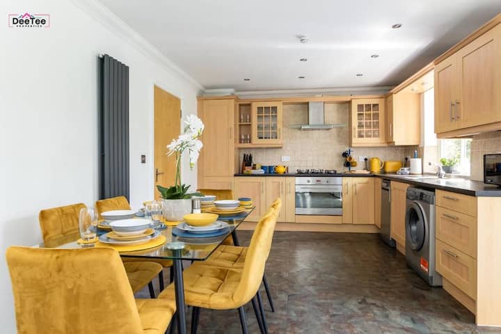 Parking | Contractors & Family Friendly | Sleeps 6 - Bedfordshire