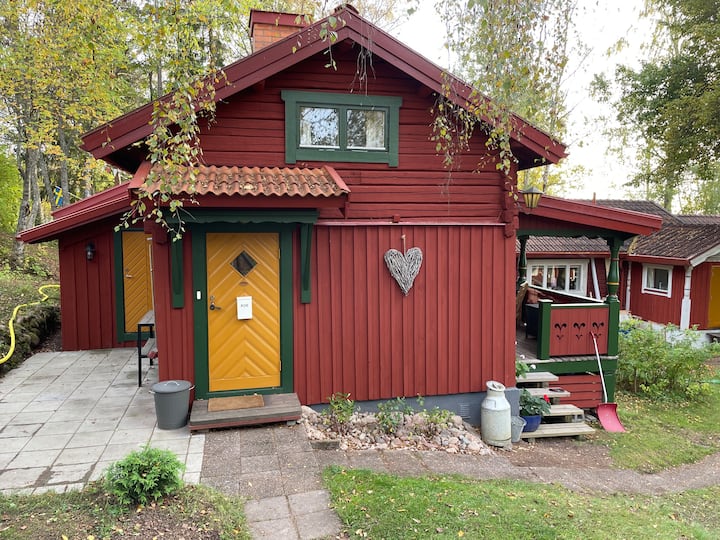 Blåstugan, Hus På Två Våningar. - Rättvik