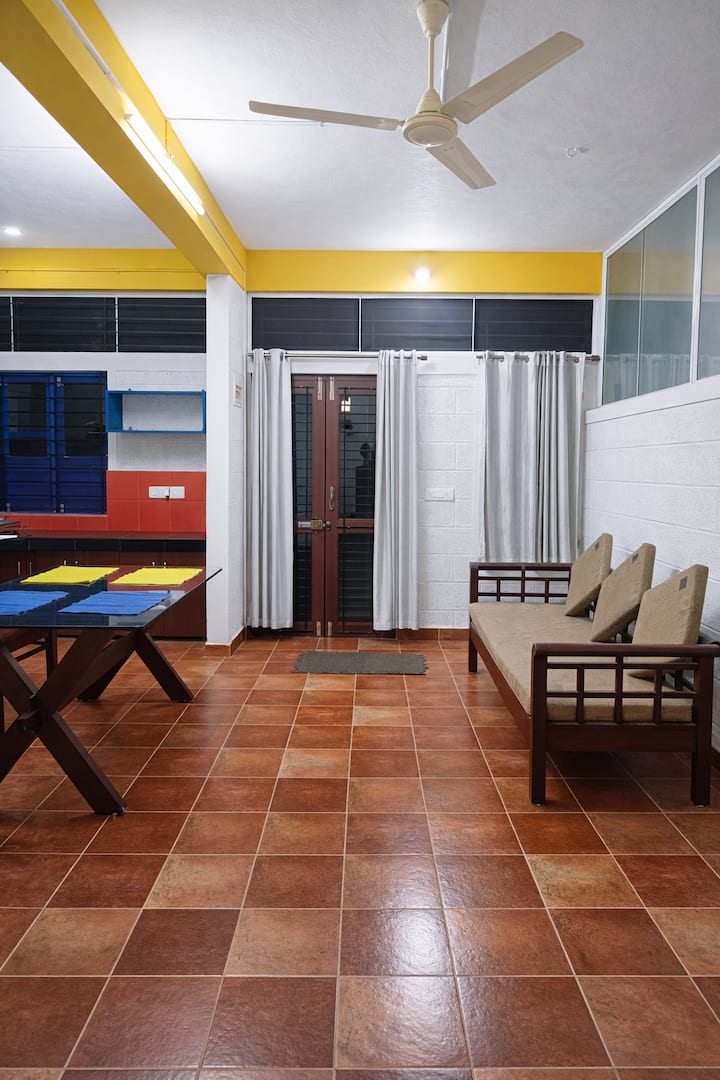 2bhk 5 Kms From Mims & Lulu: Ac, Work Desks, Wifi - Kozhikode