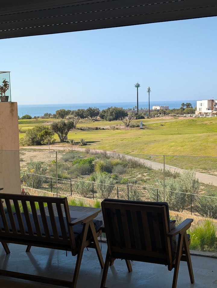 Vue Golf & Mer
Calme Absolu, Télétravail & Surf - Taghazout