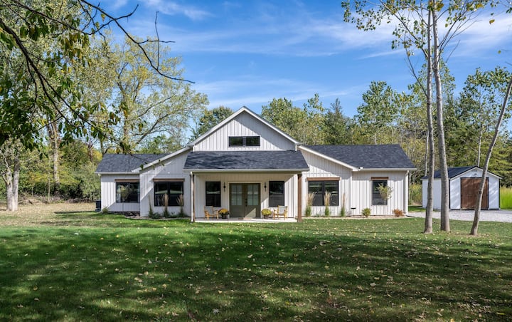 Hummingbird Haven - Kelleys Island, OH