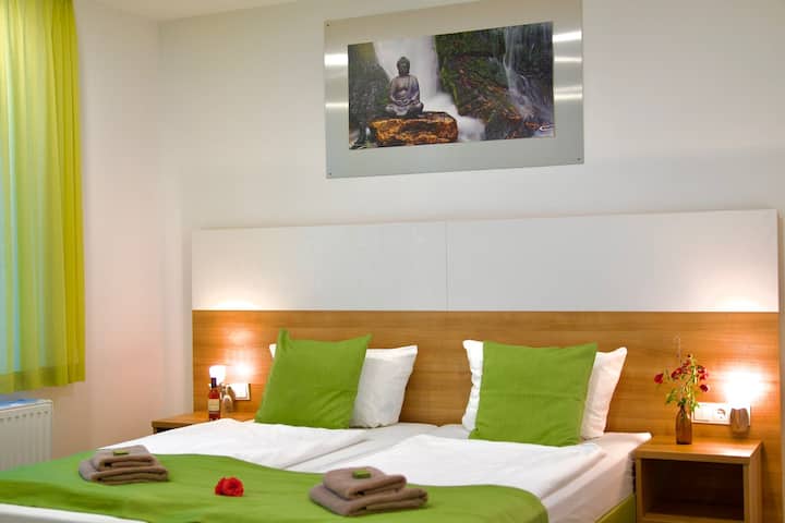 Gemütliches Zimmer Im B&b Outlet Hotel - Metzingen