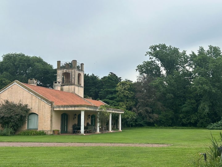 Majestuosa Casa De Campo Colonial En La Naturaleza - Lobos