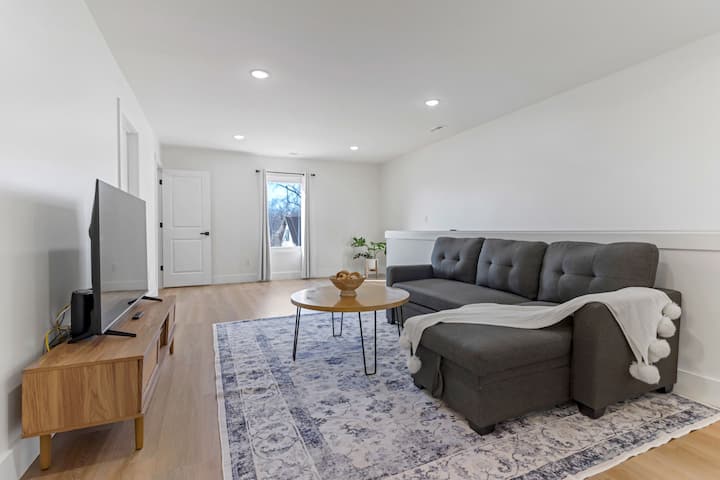 Modern And Cozy 3 Bedroom House! - Spartanburg, SC