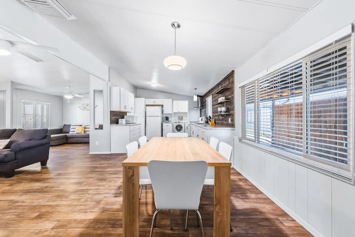 Remodeled 3 Bdr Across From River/sleeps 10 - Laughlin, NV