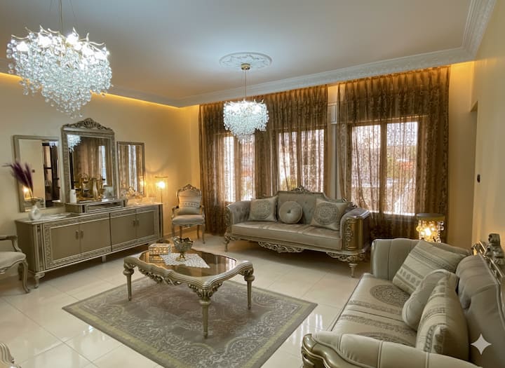 Luxury Flat Near 8th Circle -3 Spacious Br With Ac - Amman