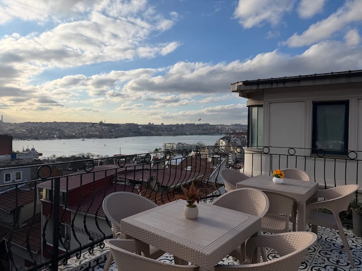 Rooftop Shared Terrace - Urban Hideaway - Istanbul