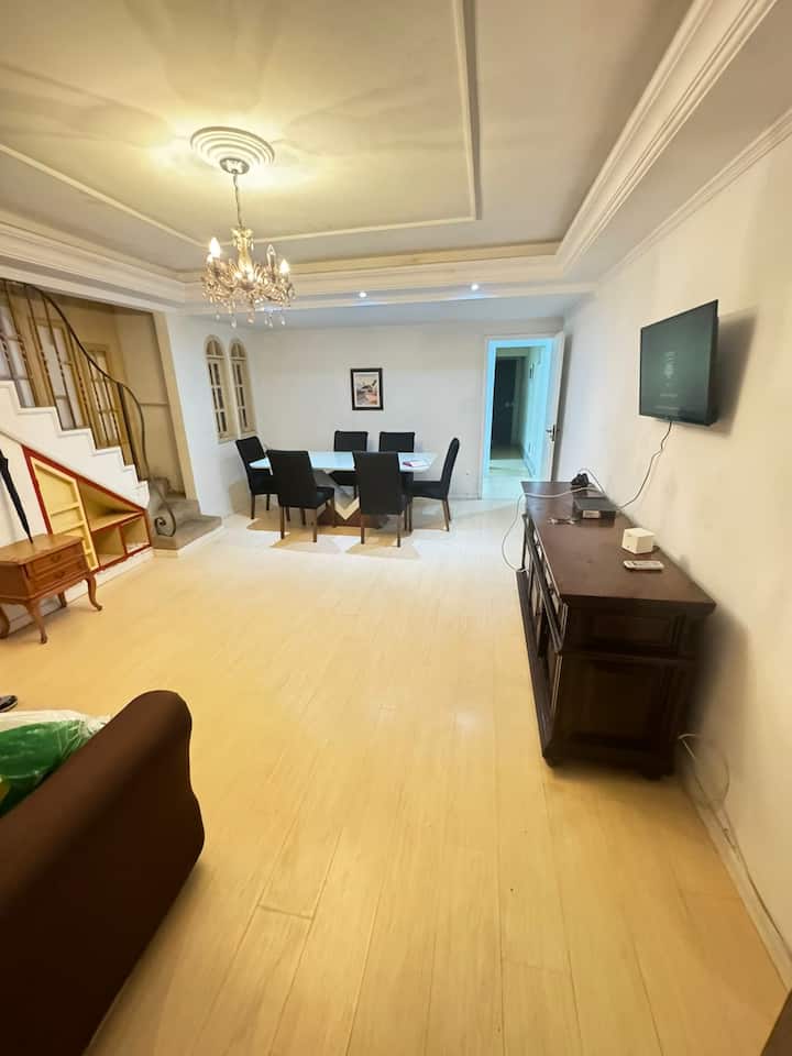 Casa Próximo à Praia, Térrea, 3 Quartos. - Balneário Camboriú