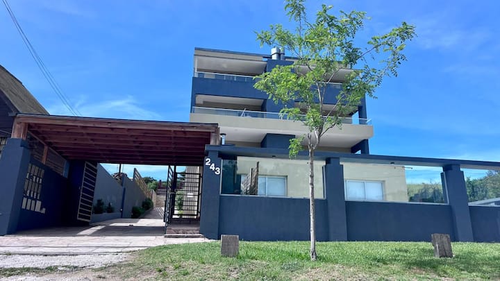 Tossa Gesell+parrilla+cochera A 150mt Del Mar - Villa Gesell