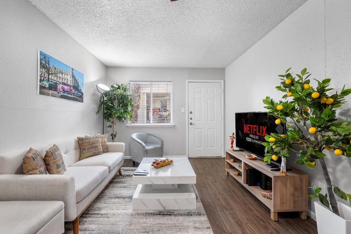 The Little Habana #12 By Valdescomfort - Holly - Austin