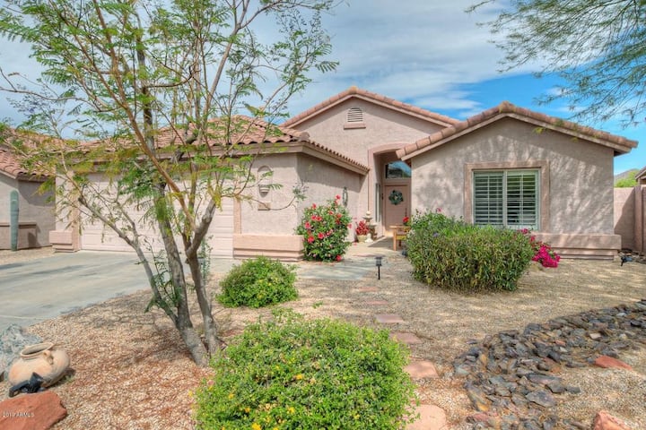 Desert Oasis With Pool And Putting Green - Carefree, AZ