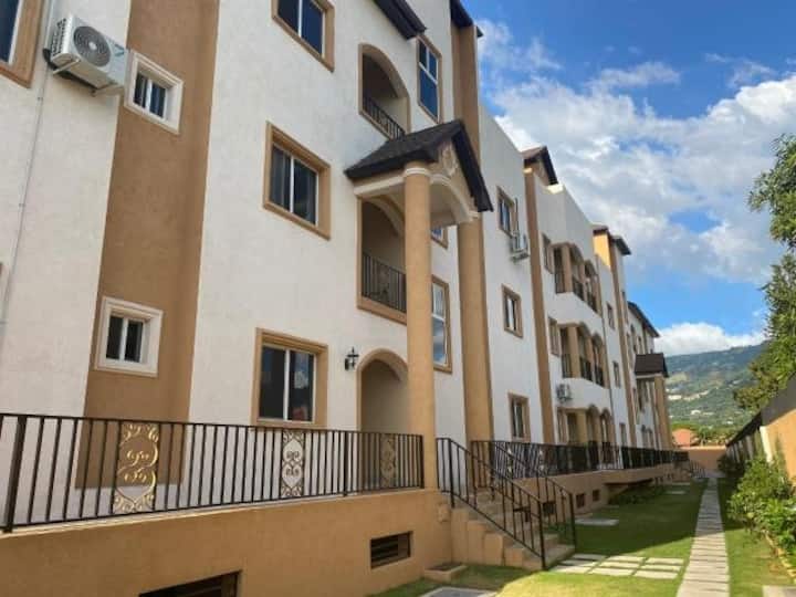 "Modern Kingston Retreat Central, Safe And Stylish - Kingston
