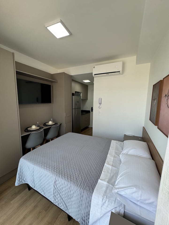 Studio Manhattan Com Sacada No Centro De Curitiba! - Curitiba