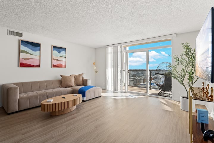 Pacific Chic - Luxury 1bd With Breezy Coastal Vibe - Venice Beach, CA