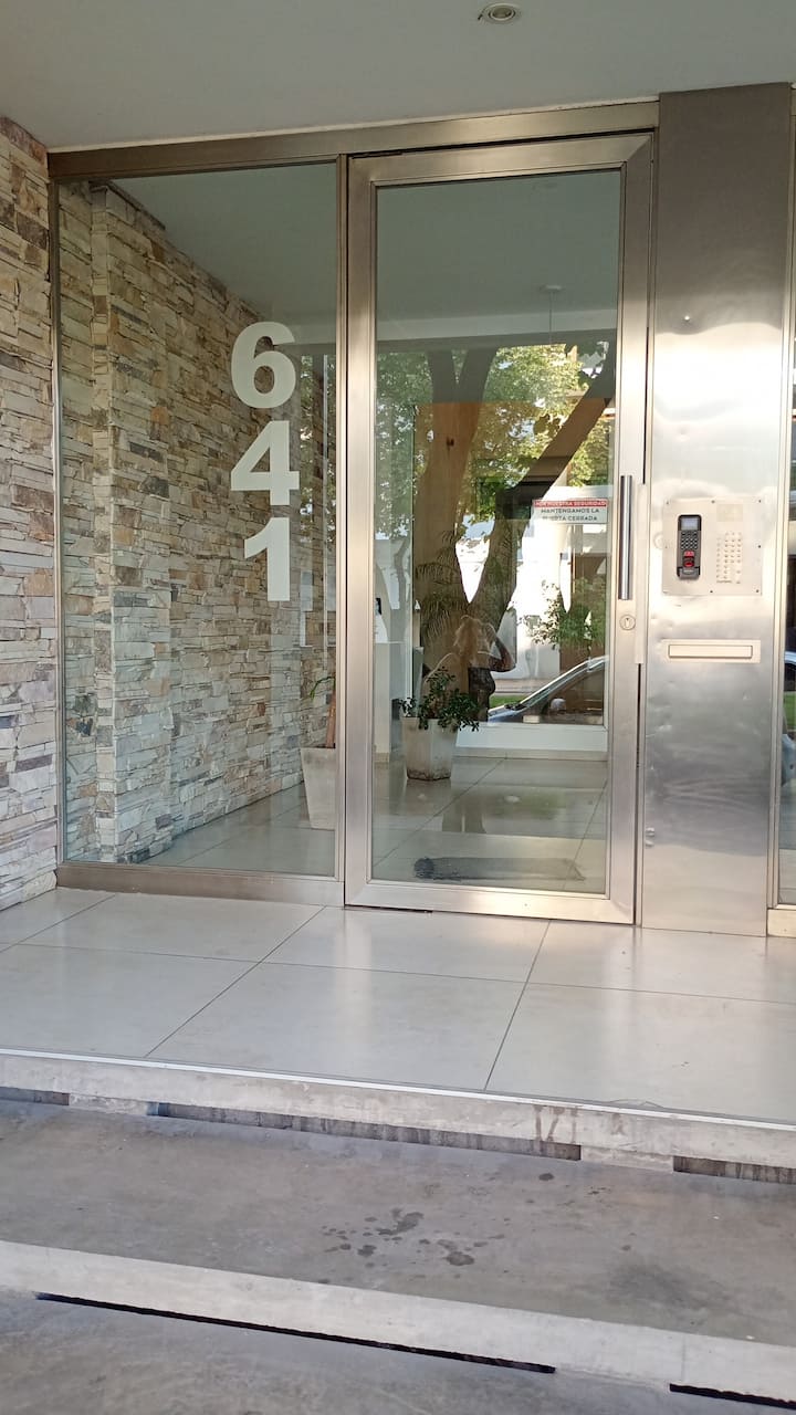 Departamento Calle 19- Plaza Azcuénaga - La Plata