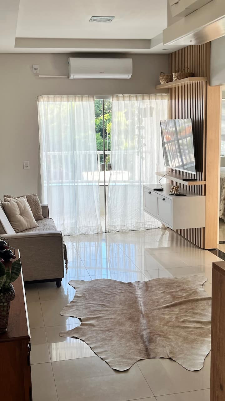 Quarto Aconchegante, Tranquilo E Bem Iluminado - Modelo