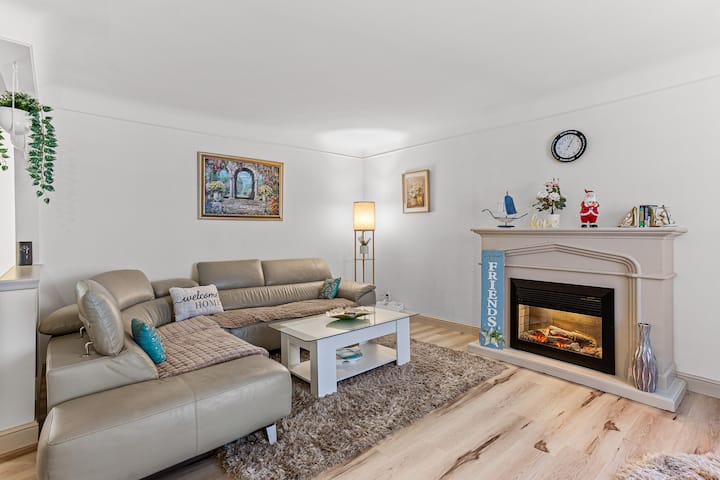 Executive 3br Home Near Gm & Downtown Detroit - Warren, MI