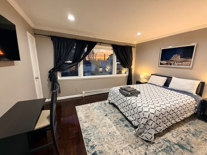 Cozy Private Room In A Friendly Home - Edgewater, NJ