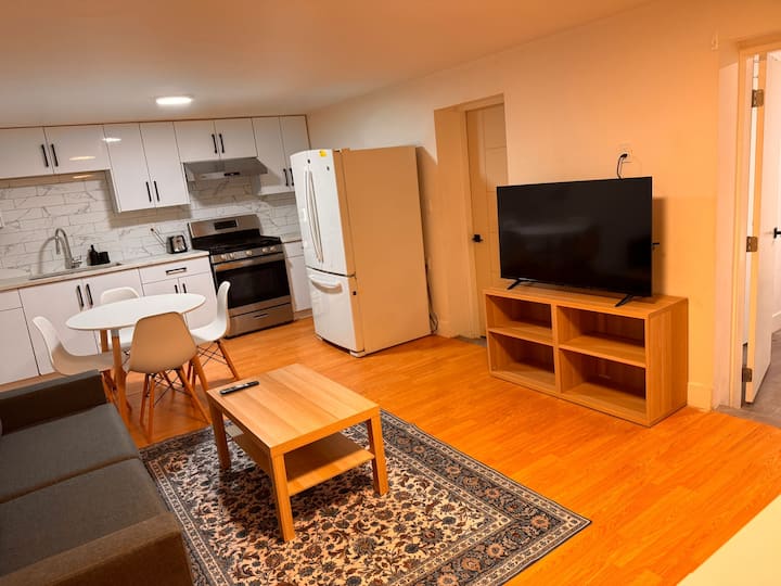 Modern Private Basement Suite | Full Kitchen - Surrey, BC