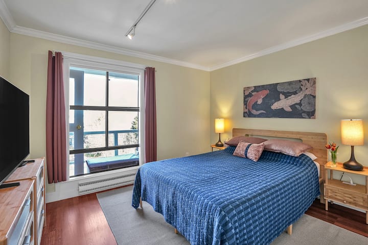 Updated Emeryville Condo-minutes To Sf! Long Stays - Oakland, CA