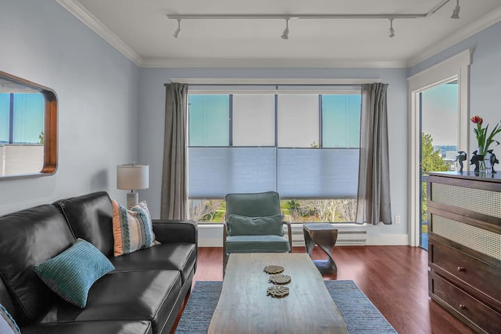 Updated Emeryville Condo-minutes To Sf! Long Stays - Oakland, CA