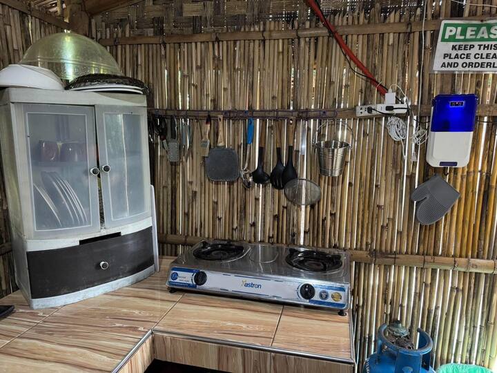 Private Beachfrontqubo Resthouse 25 Pax W/ Jacuzzi - San Fabian