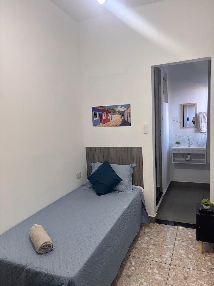 Suíte Individual | Ventilador Teto | Br 040 - Sete Lagoas